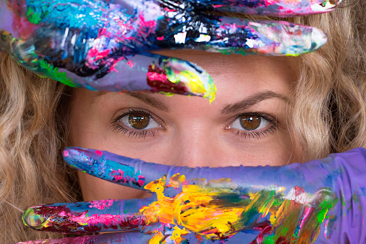 Iris Scott, turning finger painting a million-dollar idea – Waka Maka Laka